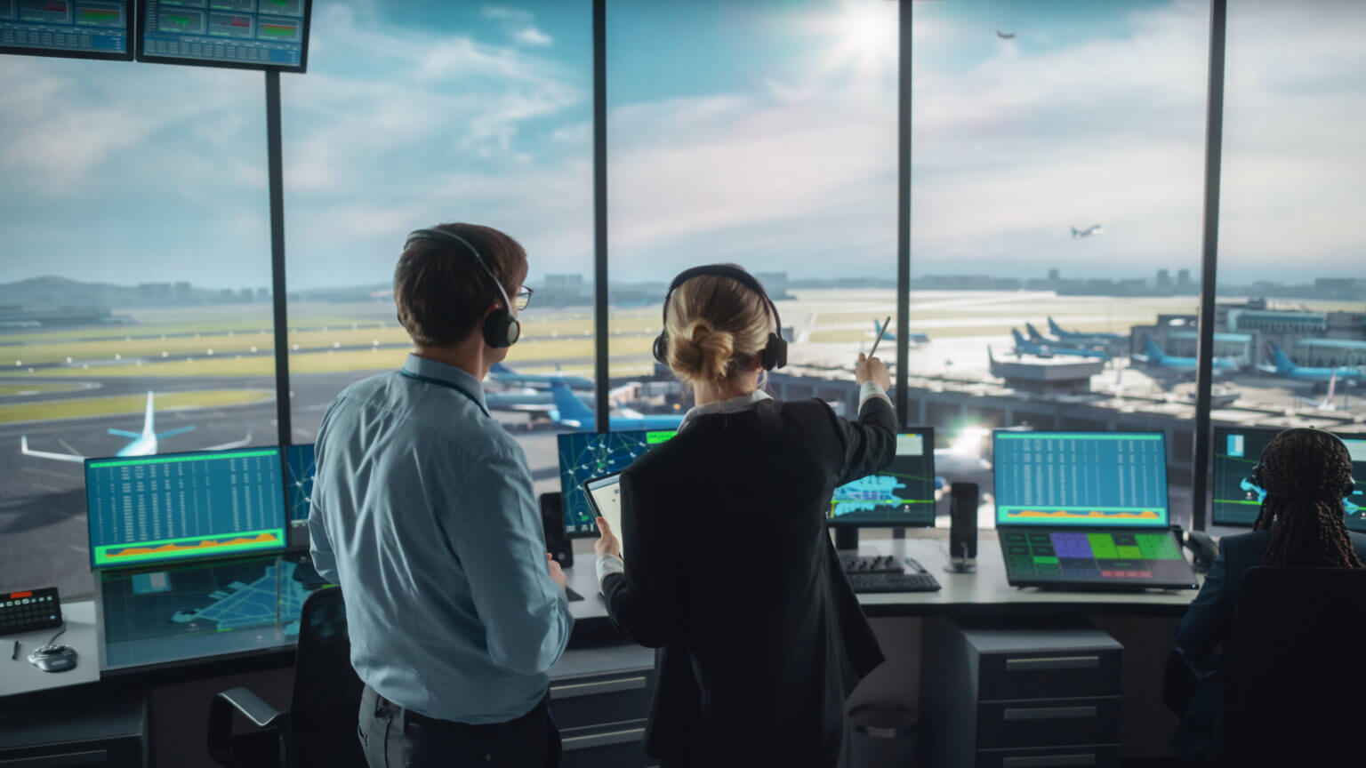 Air Traffic Controller Fatigue Risks Lead FAA to Require Greater Rest ...