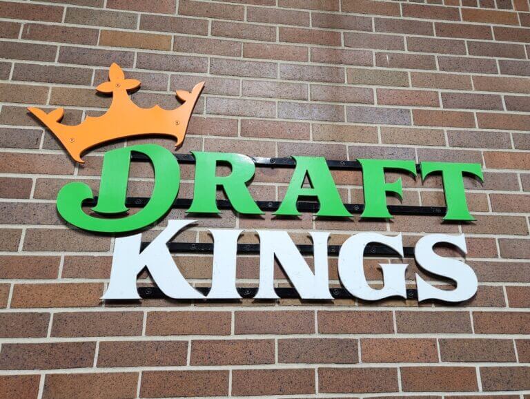 Lawsuit Alleges DraftKings Daily Fantasy Games Constitute Illegal ...