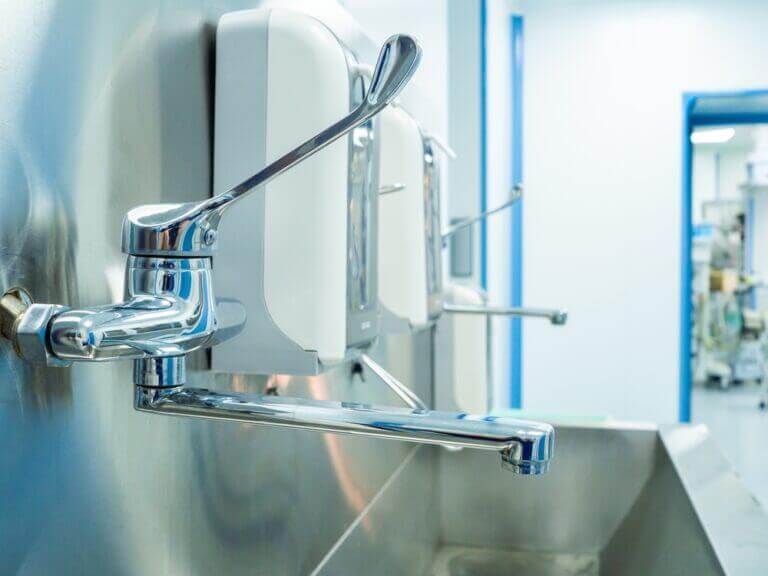 Study Highlights Healthcare Infection Risks From Bacteria in Hospital ...